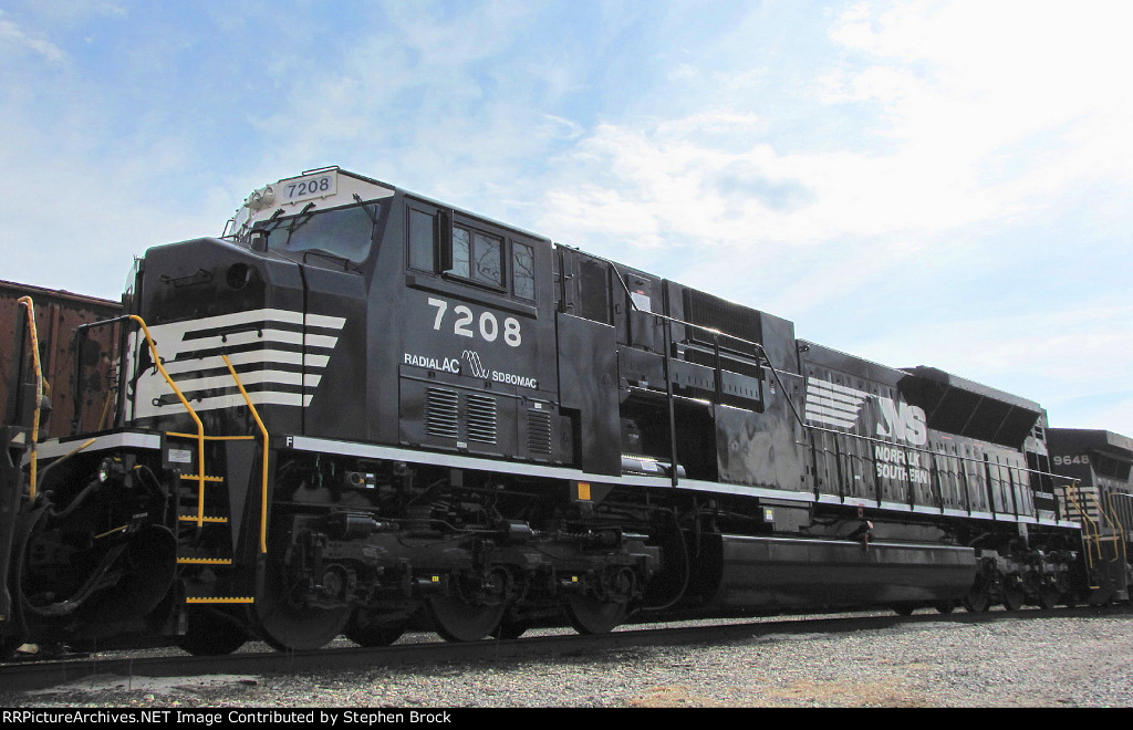 NS 7208